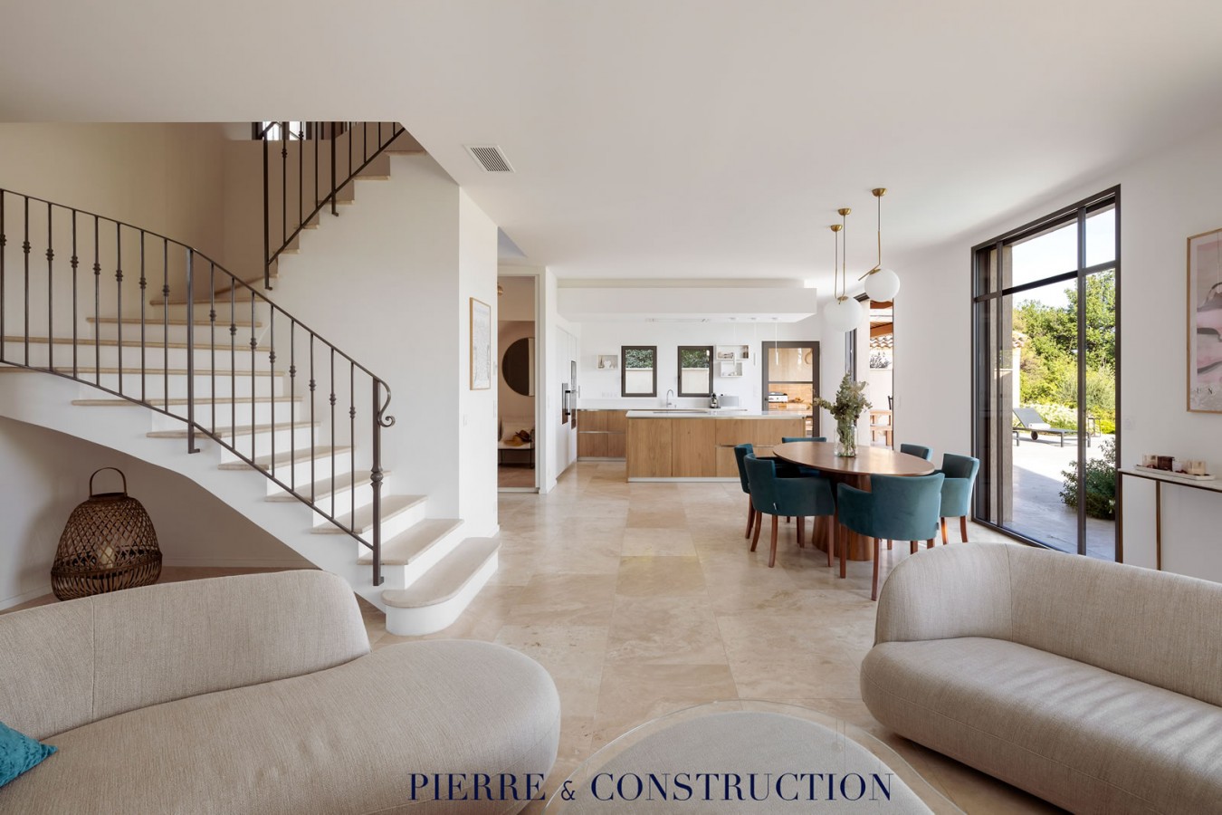 Construction d'une bastide moderne et charmante, au cœur du Lubéron